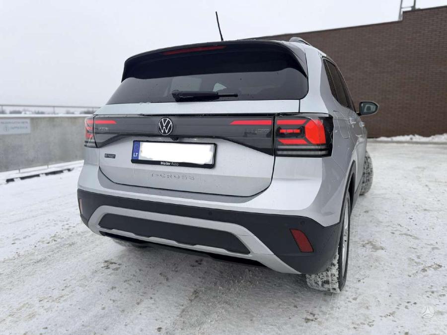 Pelēks Volkswagen T-Cross 2025 Viļņa, ar dzinēja tilpumu 1.00 L un nobraukumu 70 tūkst. km par 21880 €, foto 7 vietnē AUTOMOTO.COM.LV