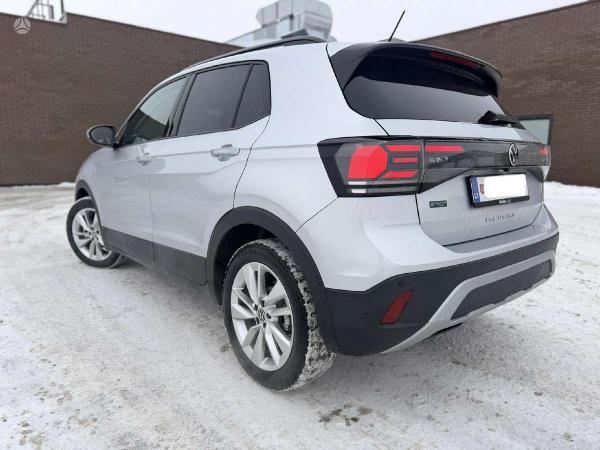 Pelēks Volkswagen T-Cross 2025 Viļņa, ar dzinēja tilpumu 1.00 L un nobraukumu 70 tūkst. km par 21880 €, foto 8 vietnē AUTOMOTO.COM.LV