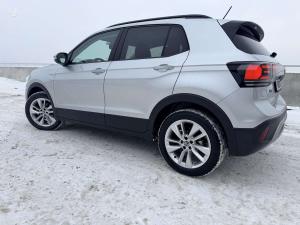Pelēks Volkswagen T-Cross 2025 Viļņa, ar dzinēja tilpumu 1.00 L un nobraukumu 70 tūkst. km par 21880 €, foto 9 vietnē AUTOMOTO.COM.LV