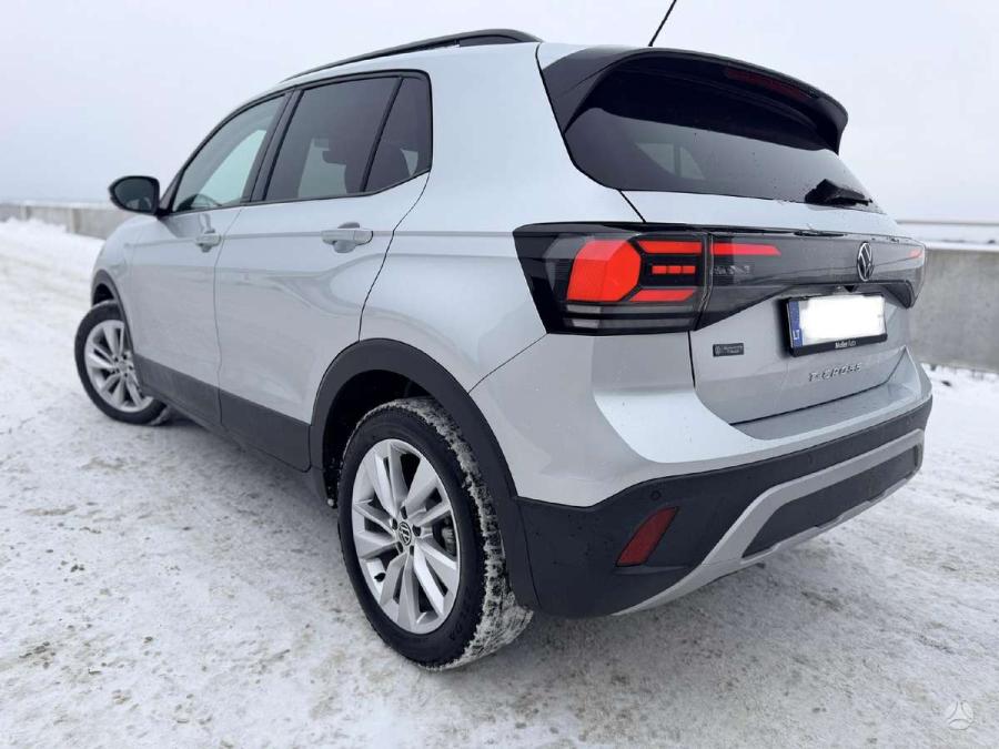 Pelēks Volkswagen T-Cross 2025 Viļņa, ar dzinēja tilpumu 1.00 L un nobraukumu 70 tūkst. km par 21880 €, foto 11 vietnē AUTOMOTO.COM.LV