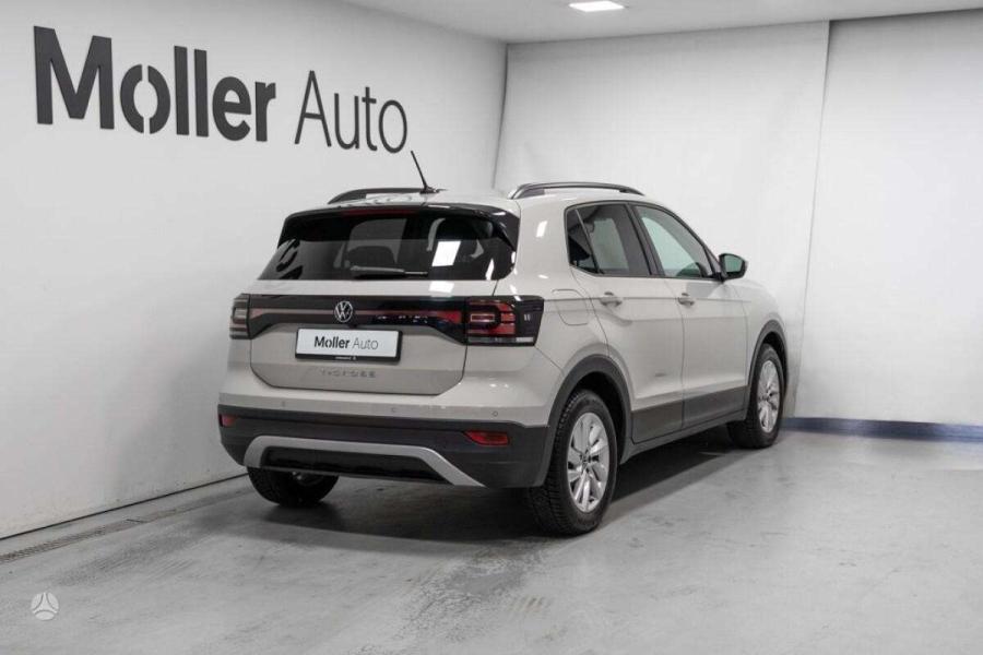 Grey Volkswagen T-Cross 2023 in Vilnius, with an engine capacity of 1.00 L and mileage of 67 thousand km for 17500 €, photo 4 on AUTOMOTO.COM.LV