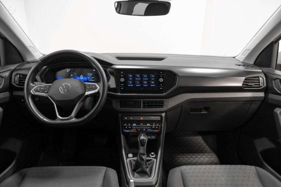 Grey Volkswagen T-Cross 2023 in Vilnius, with an engine capacity of 1.00 L and mileage of 67 thousand km for 17500 €, photo 6 on AUTOMOTO.COM.LV
