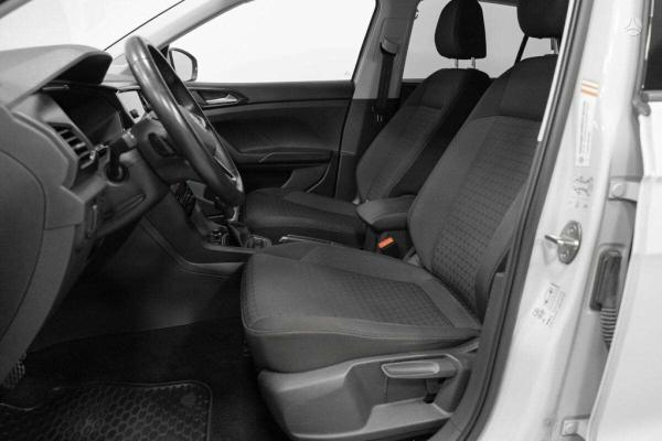 Pelēks Volkswagen T-Cross 2023 Viļņa, ar dzinēja tilpumu 1.00 L un nobraukumu 67 tūkst. km par 17500 €, foto 9 vietnē AUTOMOTO.COM.LV