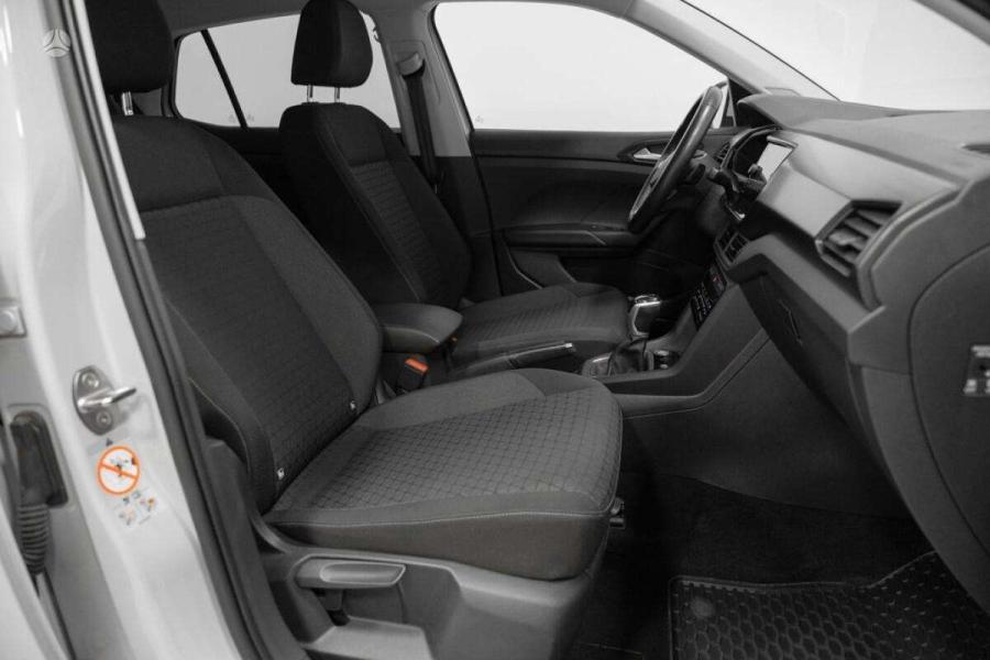 Grey Volkswagen T-Cross 2023 in Vilnius, with an engine capacity of 1.00 L and mileage of 67 thousand km for 17500 €, photo 10 on AUTOMOTO.COM.LV