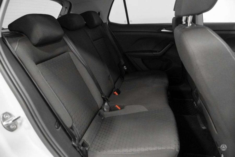 Grey Volkswagen T-Cross 2023 in Vilnius, with an engine capacity of 1.00 L and mileage of 67 thousand km for 17500 €, photo 12 on AUTOMOTO.COM.LV