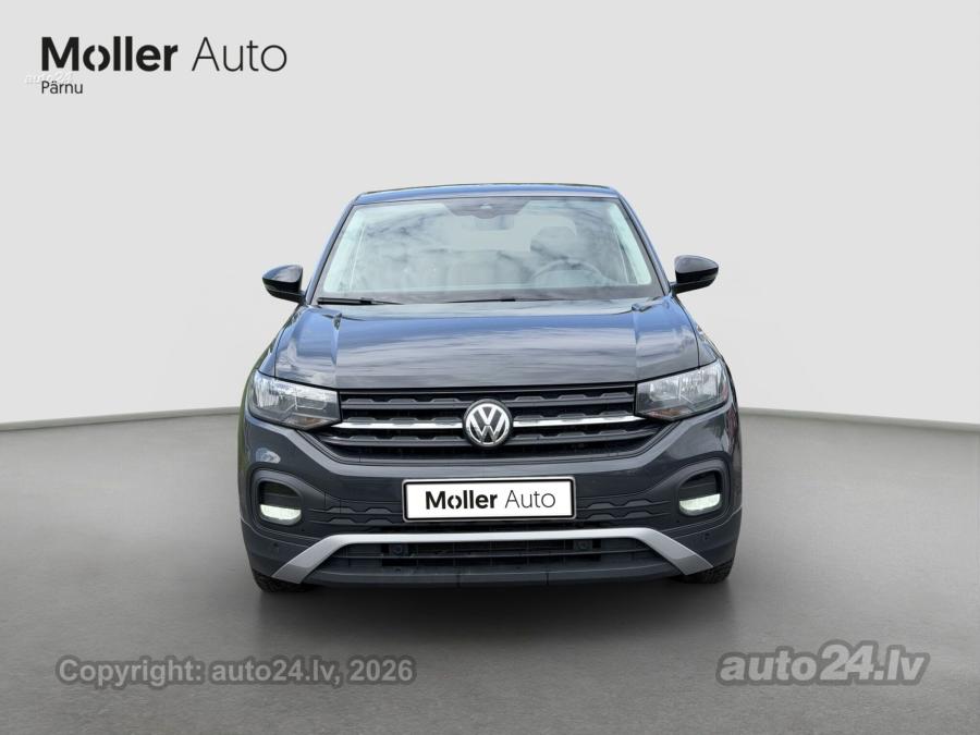 Grey Volkswagen T-Cross 2020 in Parnu, with an engine capacity of 1.00 L and mileage of 165 thousand km for 10900 €, photo 4 on AUTOMOTO.COM.LV