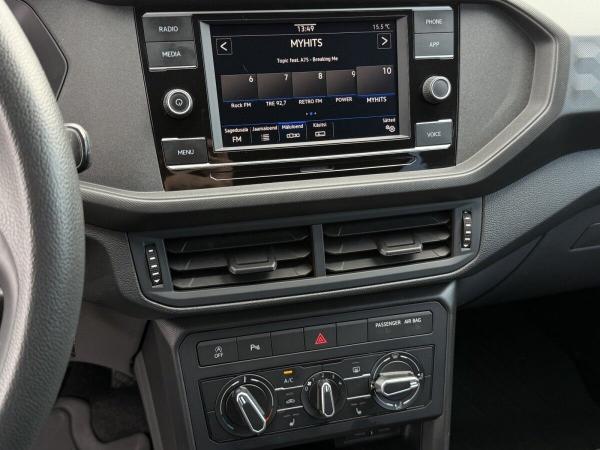 Grey Volkswagen T-Cross 2020 in Parnu, with an engine capacity of 1.00 L and mileage of 165 thousand km for 10900 €, photo 8 on AUTOMOTO.COM.LV