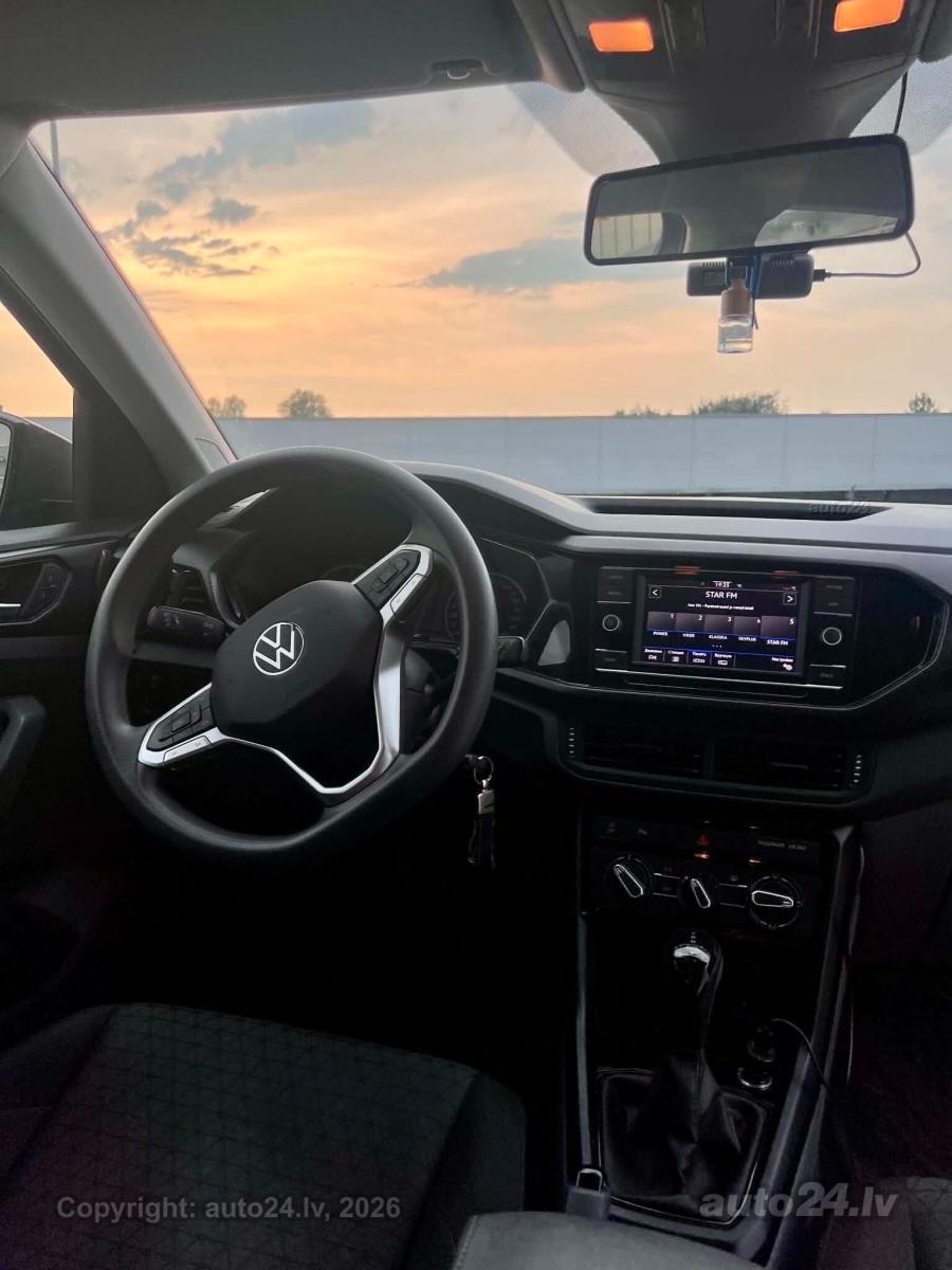 Серый Фольксваген T-Cross 2020 в Таллин, объемом двигателя 1.00 л и пробегом 73 тыс. км за 16000 €, фото 10 на AUTOMOTO.COM.LV