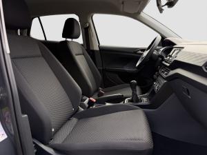 Серый Фольксваген T-Cross 2020 в Пярну, объемом двигателя 1.00 л и пробегом 57 тыс. км за 14900 €, фото 6 на AUTOMOTO.COM.LV