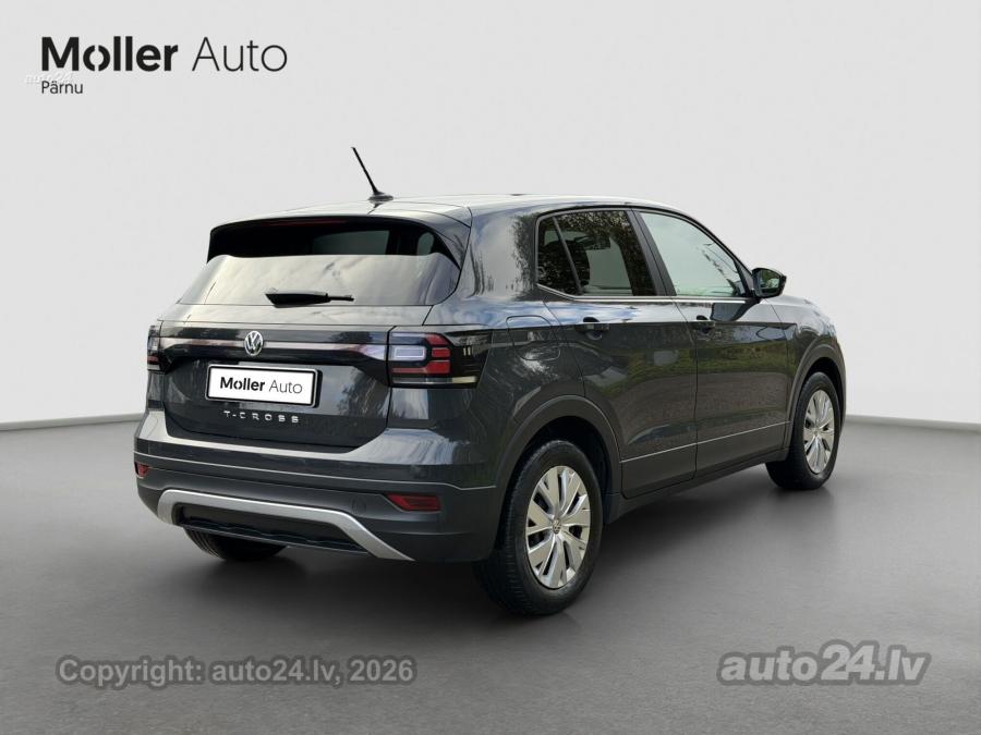 Grey Volkswagen T-Cross 2020 in Parnu, with an engine capacity of 1.00 L and mileage of 57 thousand km for 14900 €, photo 3 on AUTOMOTO.COM.LV