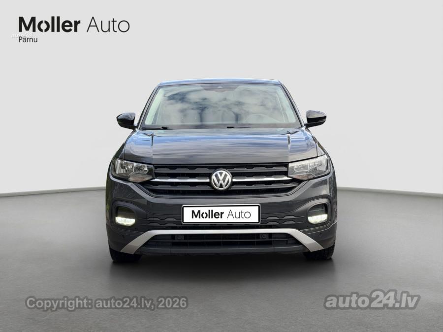 Grey Volkswagen T-Cross 2020 in Parnu, with an engine capacity of 1.00 L and mileage of 57 thousand km for 14900 €, photo 4 on AUTOMOTO.COM.LV