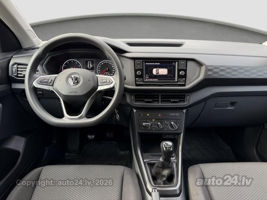 Grey Volkswagen T-Cross 2020 in Parnu, with an engine capacity of 1.00 L and mileage of 57 thousand km for 14900 €, photo 7 on AUTOMOTO.COM.LV