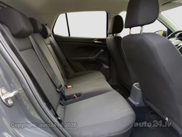 Volkswagen T-Cross 2020 in Parnu on AUTOMOTO.COM.LV Grey Volkswagen T-Cross 2020 in Parnu, with an engine capacity of 1.00 L and mileage of 57 thousand km for 14900 €, photo 8 on AUTOMOTO.COM.LV