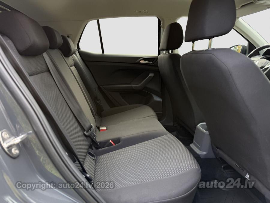 Grey Volkswagen T-Cross 2020 in Parnu, with an engine capacity of 1.00 L and mileage of 57 thousand km for 14900 €, photo 8 on AUTOMOTO.COM.LV