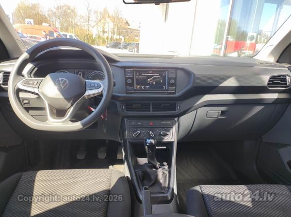 Grey Volkswagen T-Cross 2021 in Tallinn, with an engine capacity of 1.00 L and mileage of 59 thousand km for 14900 €, photo 3 on AUTOMOTO.COM.LV