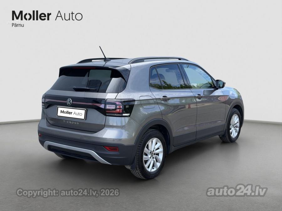 Pelēks Volkswagen T-Cross 2021 Pērnava, ar dzinēja tilpumu 1.00 L un nobraukumu 75 tūkst. km par 17900 €, foto 3 vietnē AUTOMOTO.COM.LV