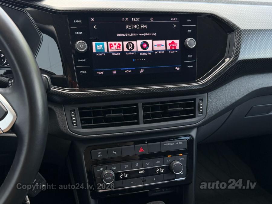 Pelēks Volkswagen T-Cross 2021 Pērnava, ar dzinēja tilpumu 1.00 L un nobraukumu 75 tūkst. km par 17900 €, foto 9 vietnē AUTOMOTO.COM.LV