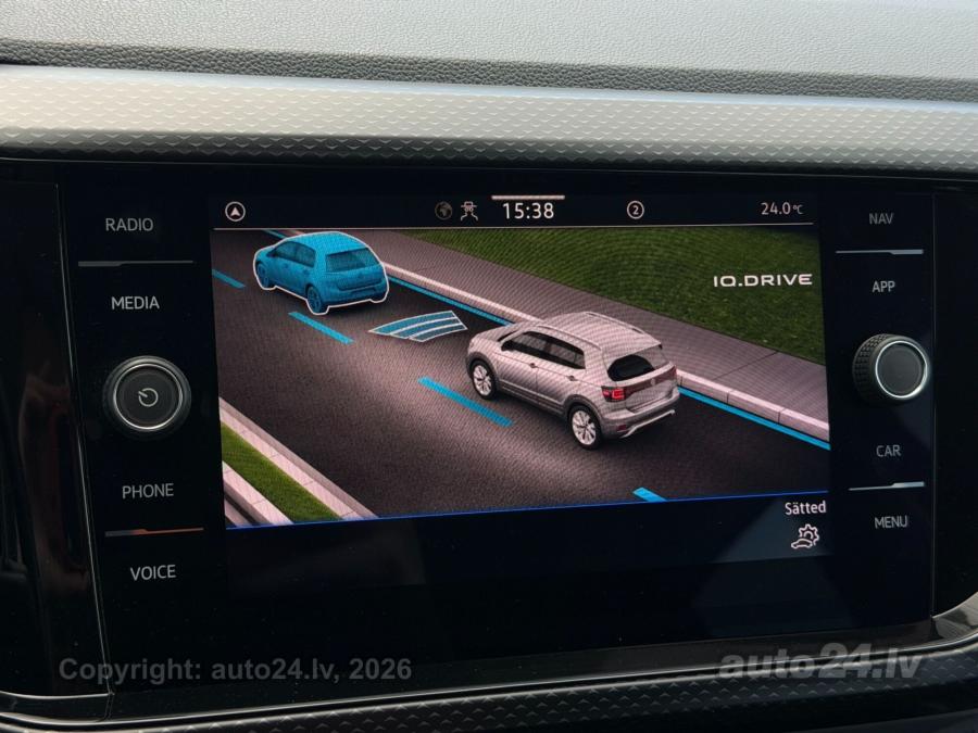 Pelēks Volkswagen T-Cross 2021 Pērnava, ar dzinēja tilpumu 1.00 L un nobraukumu 75 tūkst. km par 17900 €, foto 13 vietnē AUTOMOTO.COM.LV