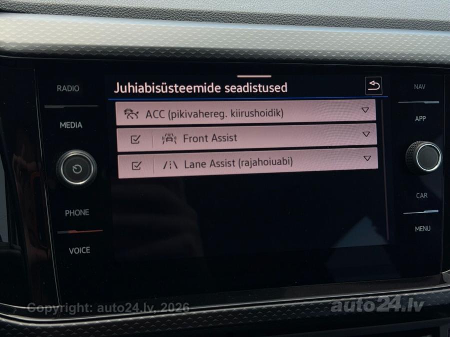 Pelēks Volkswagen T-Cross 2021 Pērnava, ar dzinēja tilpumu 1.00 L un nobraukumu 75 tūkst. km par 17900 €, foto 14 vietnē AUTOMOTO.COM.LV