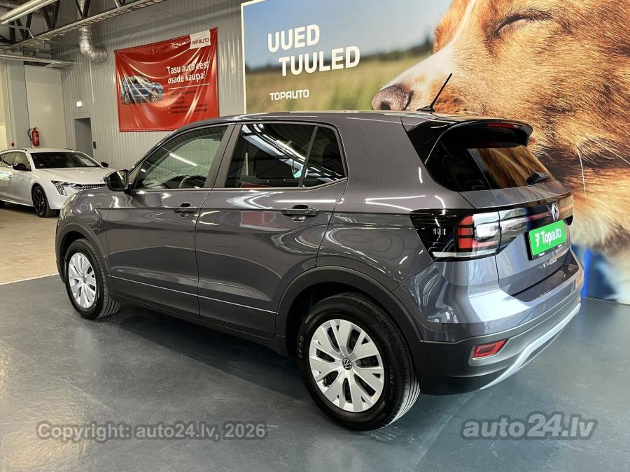 Pelēks Volkswagen T-Cross 2021 Tallina, ar dzinēja tilpumu 1.00 L un nobraukumu 59 tūkst. km par 14999 €, foto 4 vietnē AUTOMOTO.COM.LV