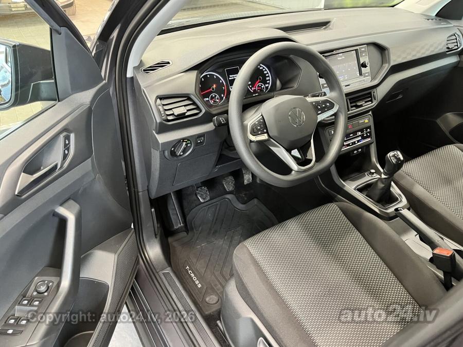 Pelēks Volkswagen T-Cross 2021 Tallina, ar dzinēja tilpumu 1.00 L un nobraukumu 59 tūkst. km par 14999 €, foto 8 vietnē AUTOMOTO.COM.LV