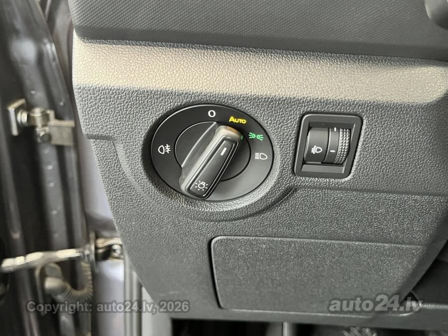 Pelēks Volkswagen T-Cross 2021 Tallina, ar dzinēja tilpumu 1.00 L un nobraukumu 59 tūkst. km par 14999 €, foto 22 vietnē AUTOMOTO.COM.LV