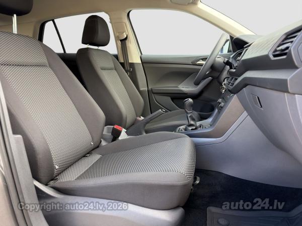 Серый Фольксваген T-Cross 2021 в Пярну, объемом двигателя 1.00 л и пробегом 71 тыс. км за 15900 €, фото 7 на AUTOMOTO.COM.LV