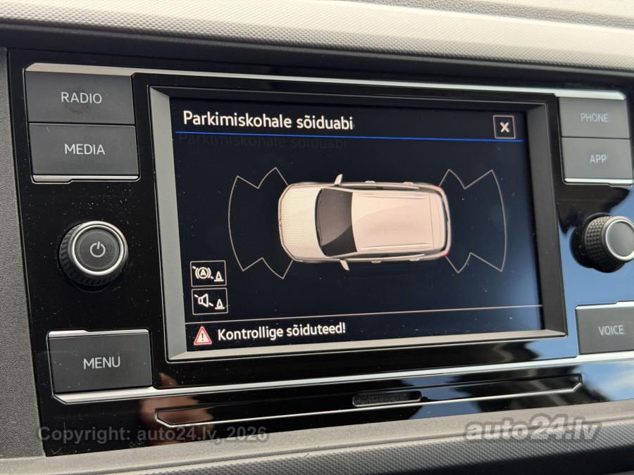 Pelēks Volkswagen T-Cross 2021 Pērnava, ar dzinēja tilpumu 1.00 L un nobraukumu 71 tūkst. km par 15900 €, foto 13 vietnē AUTOMOTO.COM.LV
