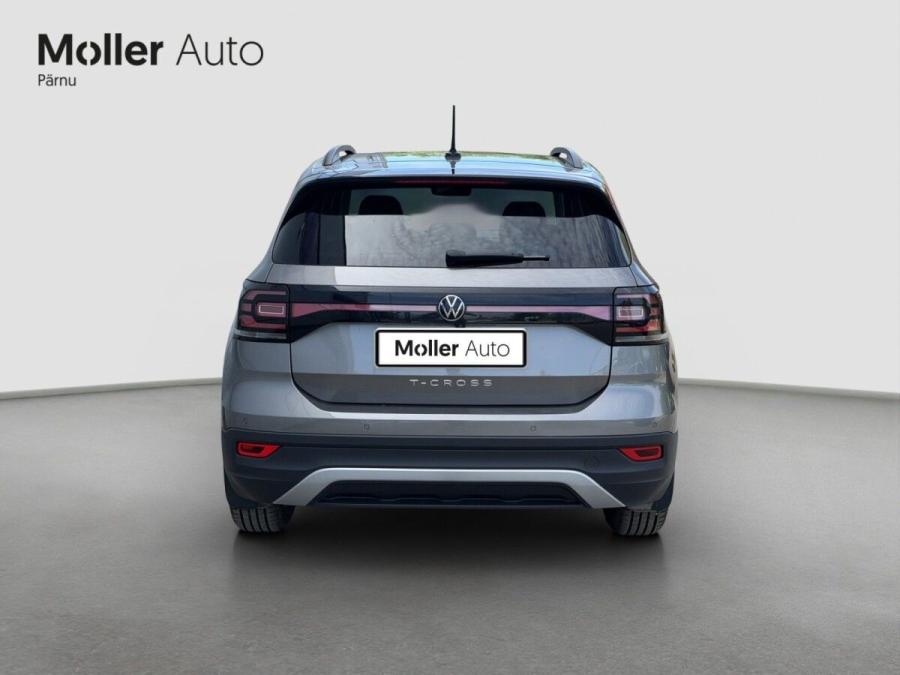 Pelēks Volkswagen T-Cross 2021 Pērnava, ar dzinēja tilpumu 1.00 L un nobraukumu 75 tūkst. km par 17600 €, foto 5 vietnē AUTOMOTO.COM.LV
