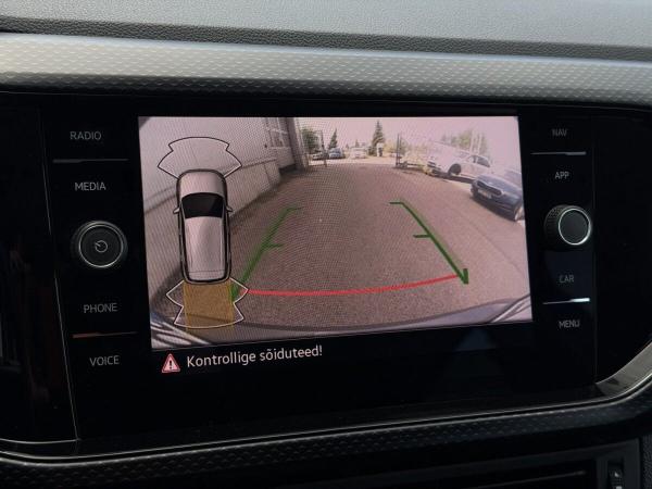 Pelēks Volkswagen T-Cross 2021 Pērnava, ar dzinēja tilpumu 1.00 L un nobraukumu 75 tūkst. km par 17600 €, foto 9 vietnē AUTOMOTO.COM.LV