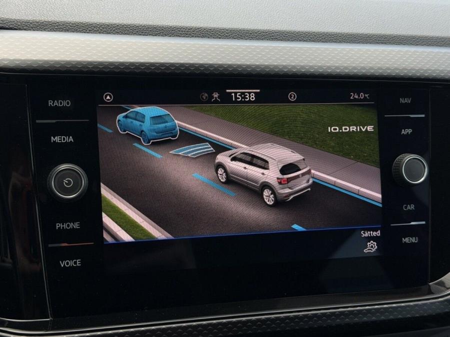 Pelēks Volkswagen T-Cross 2021 Pērnava, ar dzinēja tilpumu 1.00 L un nobraukumu 75 tūkst. km par 17600 €, foto 13 vietnē AUTOMOTO.COM.LV