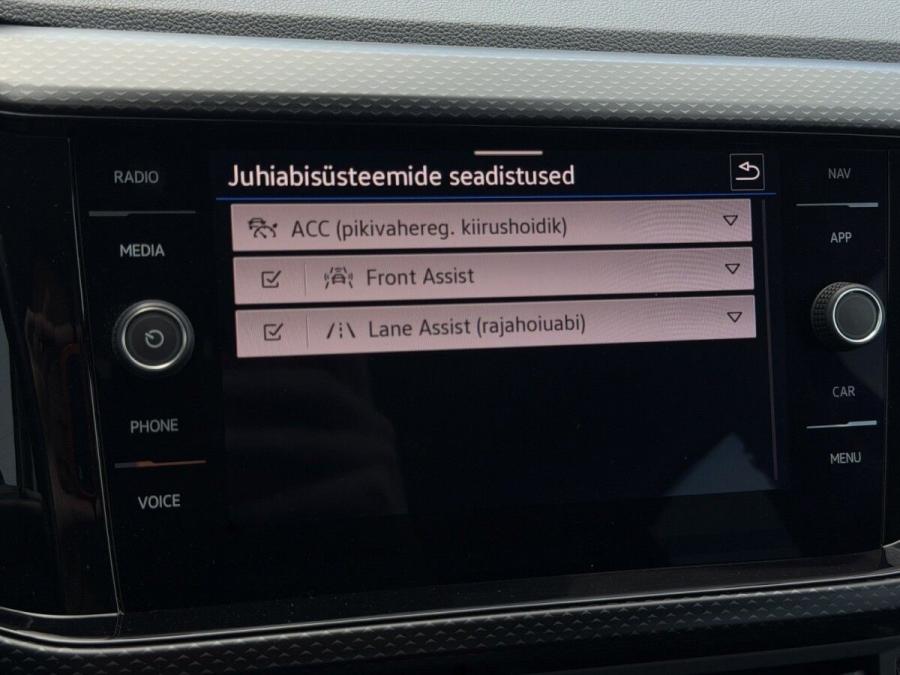 Pelēks Volkswagen T-Cross 2021 Pērnava, ar dzinēja tilpumu 1.00 L un nobraukumu 75 tūkst. km par 17600 €, foto 14 vietnē AUTOMOTO.COM.LV