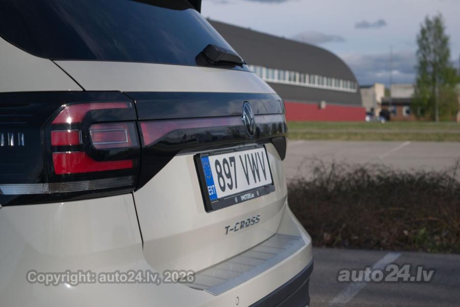 Pelēks Volkswagen T-Cross 2022 Tartu, ar dzinēja tilpumu 1.00 L un nobraukumu 43 tūkst. km par 15000 €, foto 6 vietnē AUTOMOTO.COM.LV