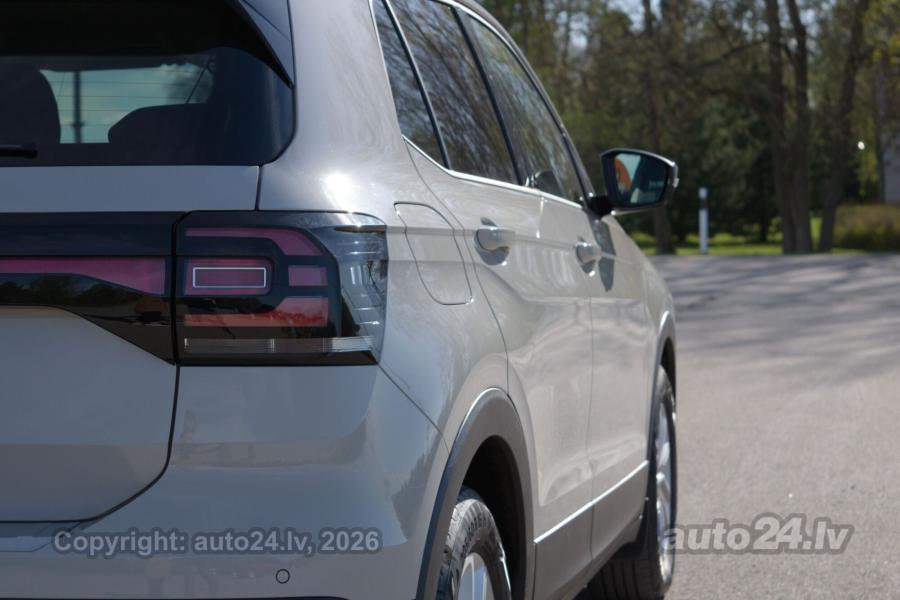 Pelēks Volkswagen T-Cross 2022 Tartu, ar dzinēja tilpumu 1.00 L un nobraukumu 43 tūkst. km par 15000 €, foto 7 vietnē AUTOMOTO.COM.LV