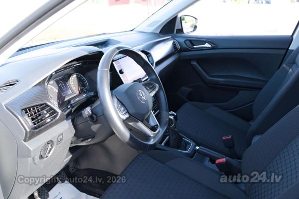 Серый Фольксваген T-Cross 2022 в Тарту, объемом двигателя 1.00 л и пробегом 43 тыс. км за 15000 €, фото 10 на AUTOMOTO.COM.LV