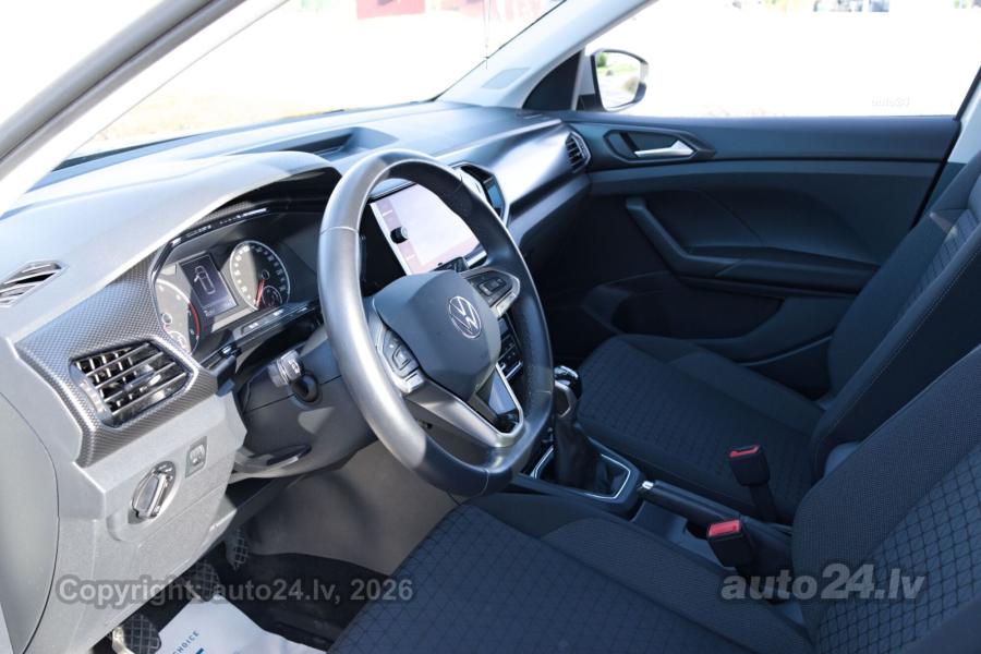 Pelēks Volkswagen T-Cross 2022 Tartu, ar dzinēja tilpumu 1.00 L un nobraukumu 43 tūkst. km par 15000 €, foto 11 vietnē AUTOMOTO.COM.LV