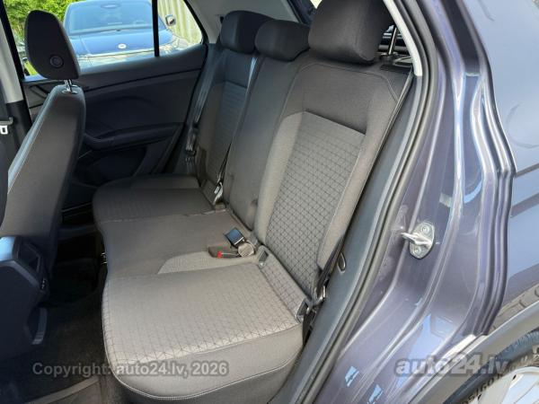 Grey Volkswagen T-Cross 2022 in Tallinn, with an engine capacity of 1.00 L and mileage of 41 thousand km for 16900 €, photo 8 on AUTOMOTO.COM.LV