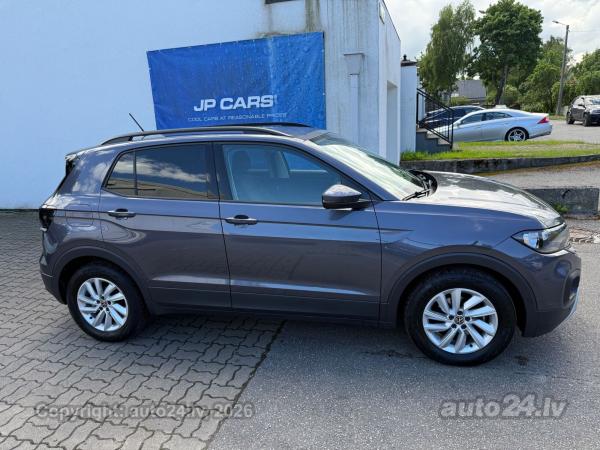Grey Volkswagen T-Cross 2022 in Tallinn, with an engine capacity of 1.00 L and mileage of 41 thousand km for 16900 €, photo 9 on AUTOMOTO.COM.LV