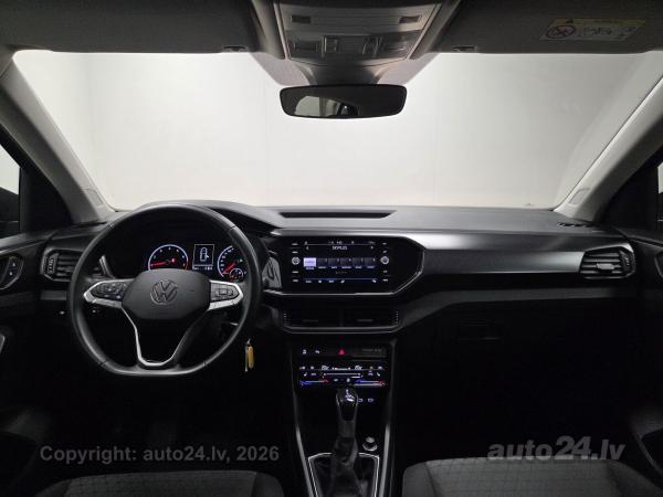Pelēks Volkswagen T-Cross 2022 Tallina, ar dzinēja tilpumu 1.00 L un nobraukumu 73 tūkst. km par 16900 €, foto 8 vietnē AUTOMOTO.COM.LV