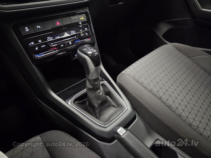 Серый Фольксваген T-Cross 2022 в Таллин, объемом двигателя 1.00 л и пробегом 73 тыс. км за 16900 €, фото 13 на AUTOMOTO.COM.LV