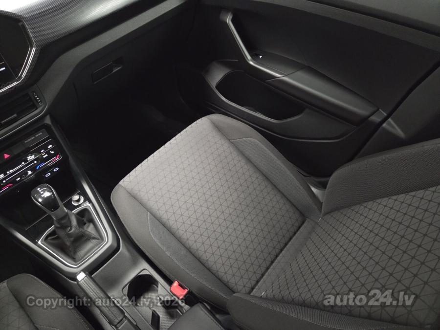Серый Фольксваген T-Cross 2022 в Таллин, объемом двигателя 1.00 л и пробегом 73 тыс. км за 16900 €, фото 17 на AUTOMOTO.COM.LV