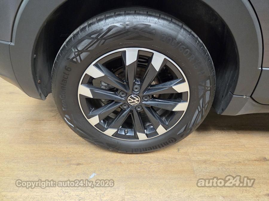 Серый Фольксваген T-Cross 2022 в Таллин, объемом двигателя 1.00 л и пробегом 73 тыс. км за 16900 €, фото 22 на AUTOMOTO.COM.LV