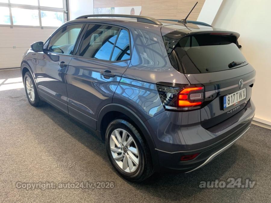 Pelēks Volkswagen T-Cross 2023 Rakvere, ar dzinēja tilpumu 1.00 L un nobraukumu 46 tūkst. km par 18900 €, foto 5 vietnē AUTOMOTO.COM.LV
