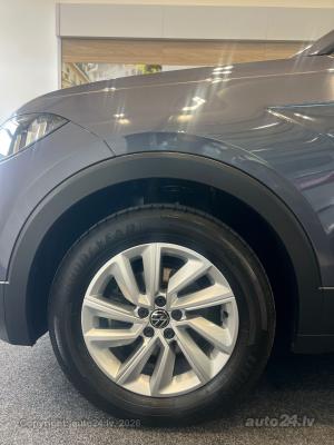 Pelēks Volkswagen T-Cross 2023 Rakvere, ar dzinēja tilpumu 1.00 L un nobraukumu 41 tūkst. km par 18900 €, foto 6 vietnē AUTOMOTO.COM.LV