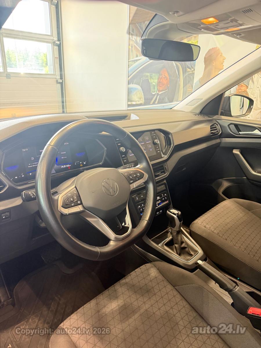 Pelēks Volkswagen T-Cross 2023 Rakvere, ar dzinēja tilpumu 1.00 L un nobraukumu 41 tūkst. km par 18900 €, foto 10 vietnē AUTOMOTO.COM.LV
