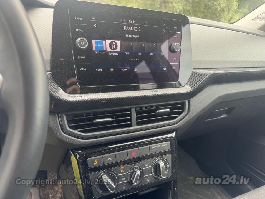 Pelēks Volkswagen T-Cross 2024 Viljandi, ar dzinēja tilpumu 1.00 L un nobraukumu 49 tūkst. km par 22900 €, foto 8 vietnē AUTOMOTO.COM.LV