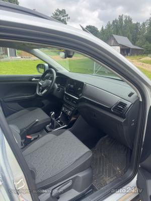 Pelēks Volkswagen T-Cross 2024 Viljandi, ar dzinēja tilpumu 1.00 L un nobraukumu 49 tūkst. km par 22900 €, foto 10 vietnē AUTOMOTO.COM.LV