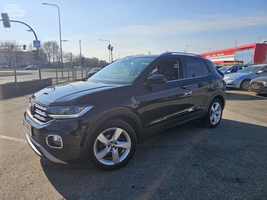 Volkswagen T-Cross 2021 in Kaunas, with an engine capacity of 1.00 L and mileage of 46 thousand km for 14999 €, photo 3 on AUTOMOTO.COM.LV