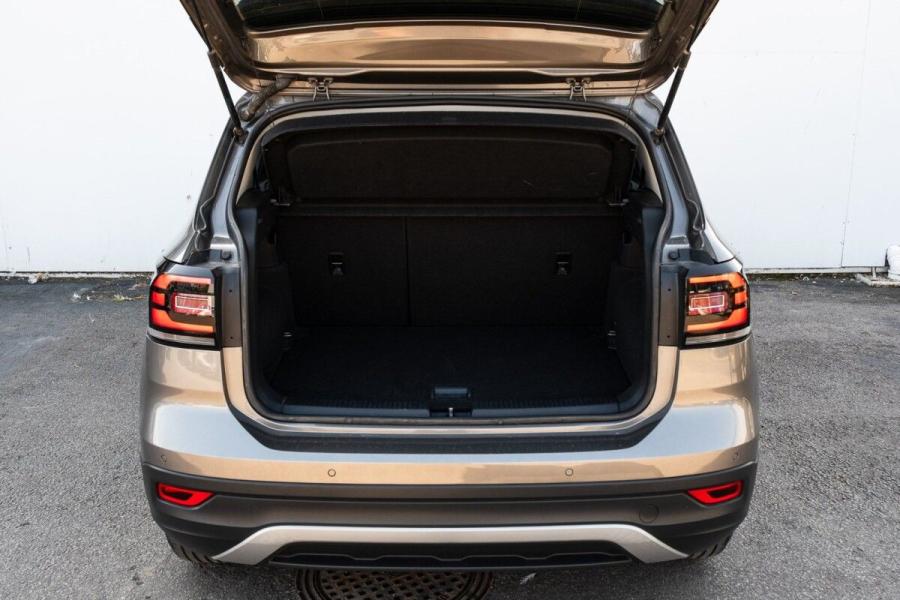 Volkswagen T-Cross 2021 Rīga, ar dzinēja tilpumu 1.00 L un nobraukumu 48 tūkst. km par 15750 €, foto 9 vietnē AUTOMOTO.COM.LV