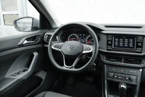 Volkswagen T-Cross 2021 in Riga, with an engine capacity of 1.00 L and mileage of 92 thousand km for 14950 €, photo 18 on AUTOMOTO.COM.LV